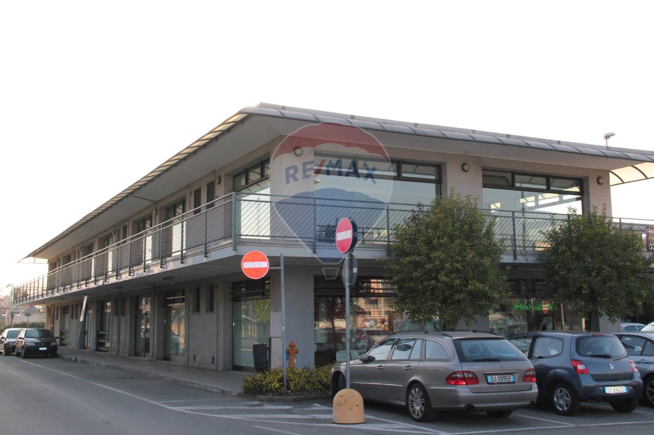Negozio in vendita a Trezzano Rosa
