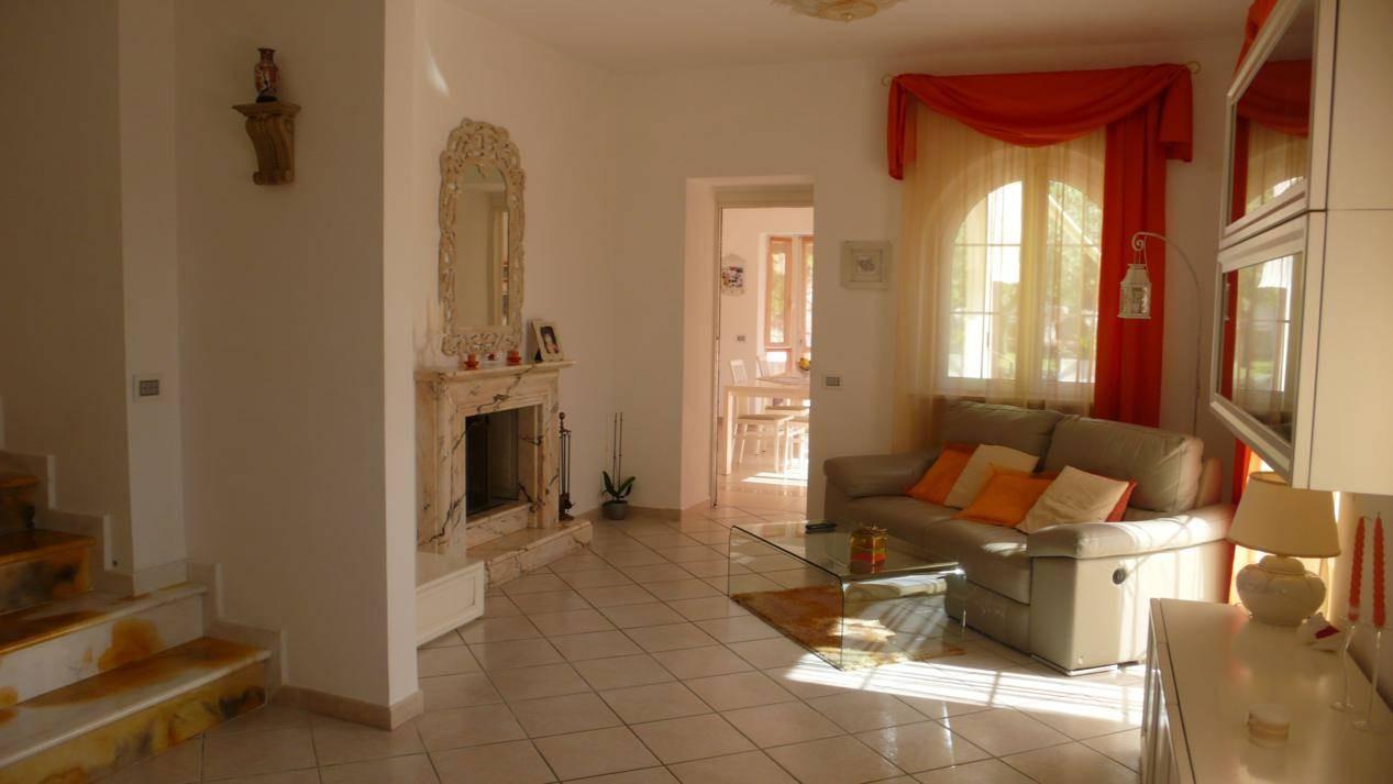 Casa indipendente in vendita a Carrara