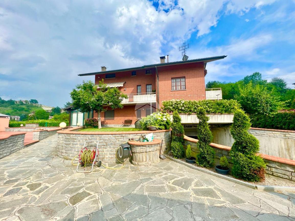 Villa in vendita a Alba