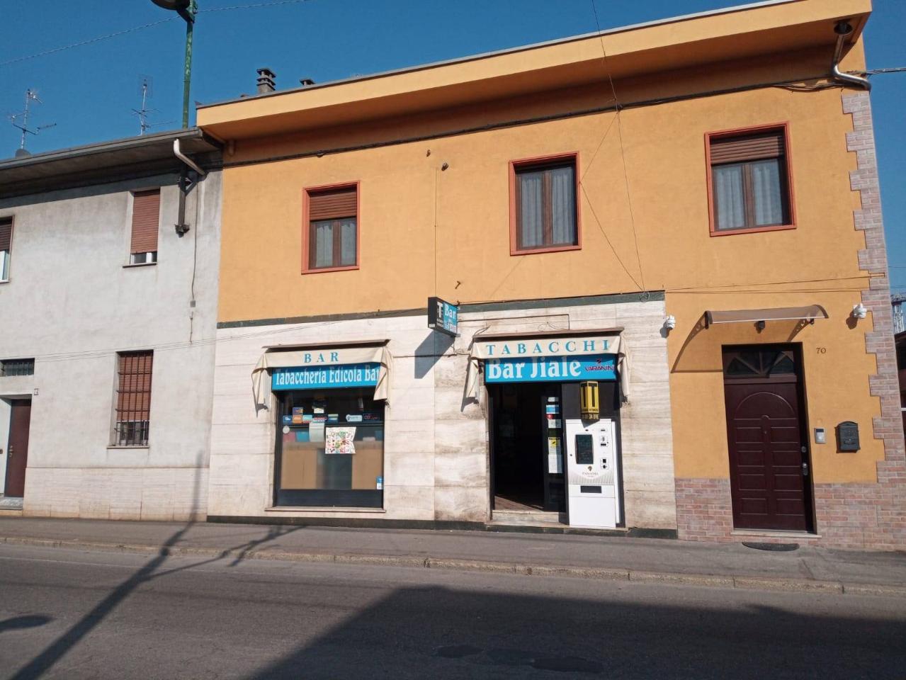 Esercizio commerciale in vendita a Paderno Dugnano