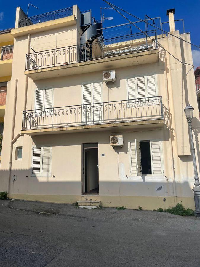 Casa indipendente in vendita a Santa Lucia Del Mela