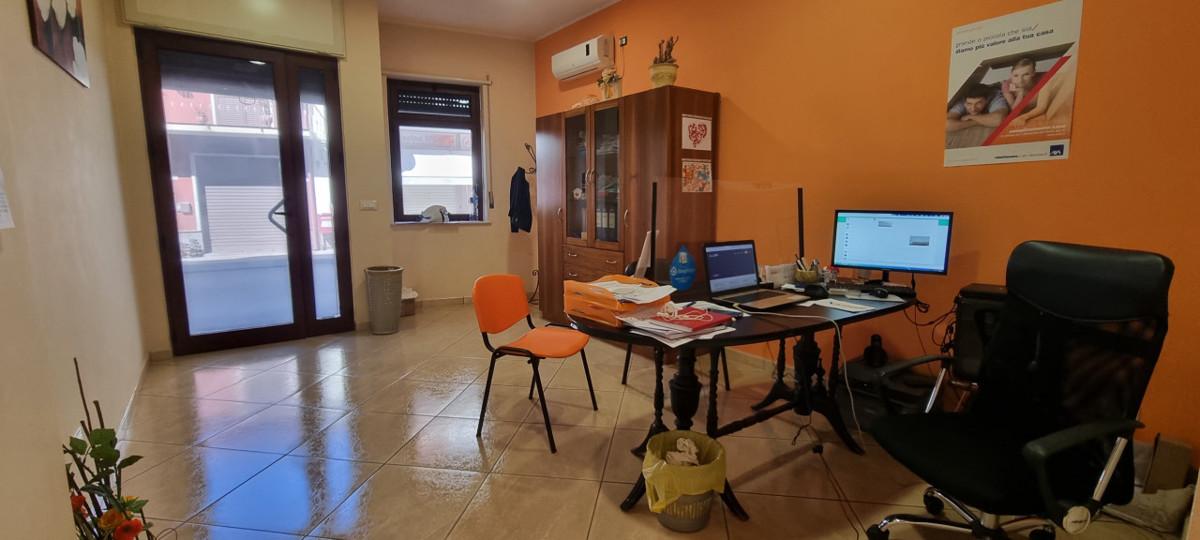 Negozio in vendita a Meri'