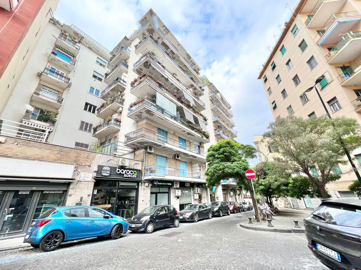 Appartamento in vendita a Napoli