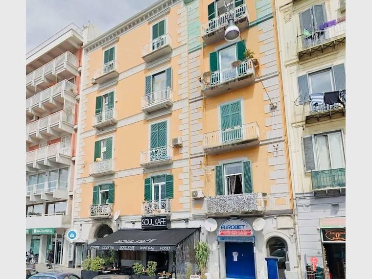 Appartamento in vendita a Napoli