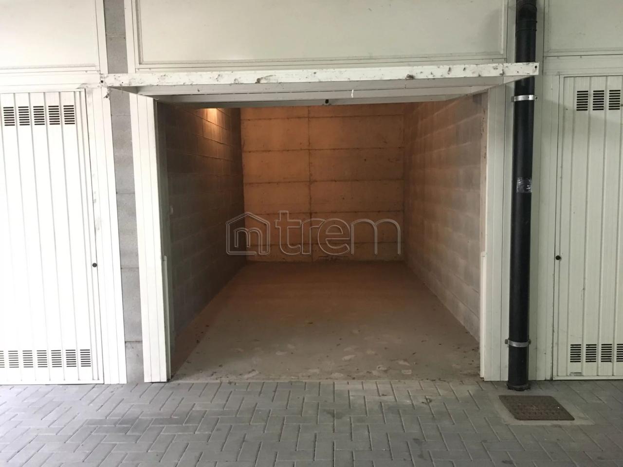 Box in vendita a Rho