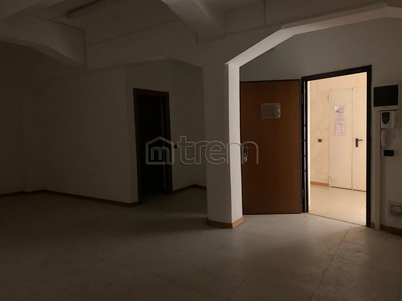 Magazzino in vendita a Milano