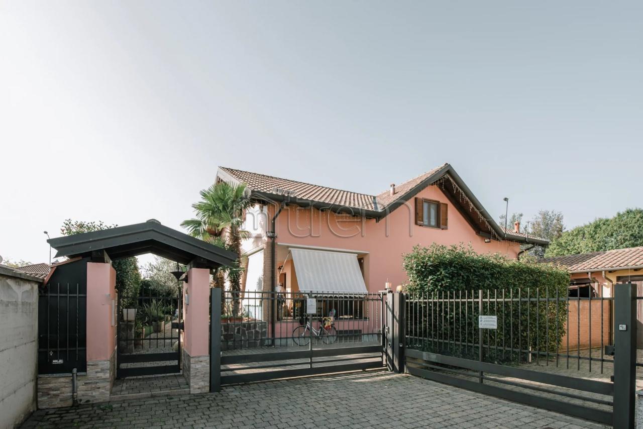 Villa in vendita a Buscate