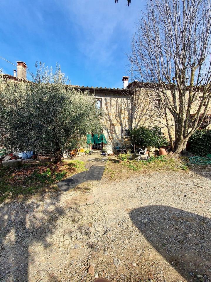 Casa colonica in vendita a Montemurlo
