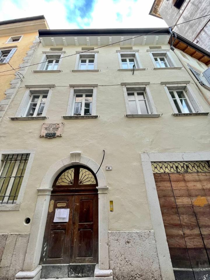 Appartamento in vendita a Rovereto