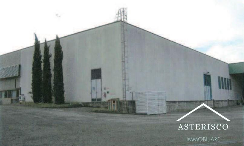 Capannone in vendita a Monticiano