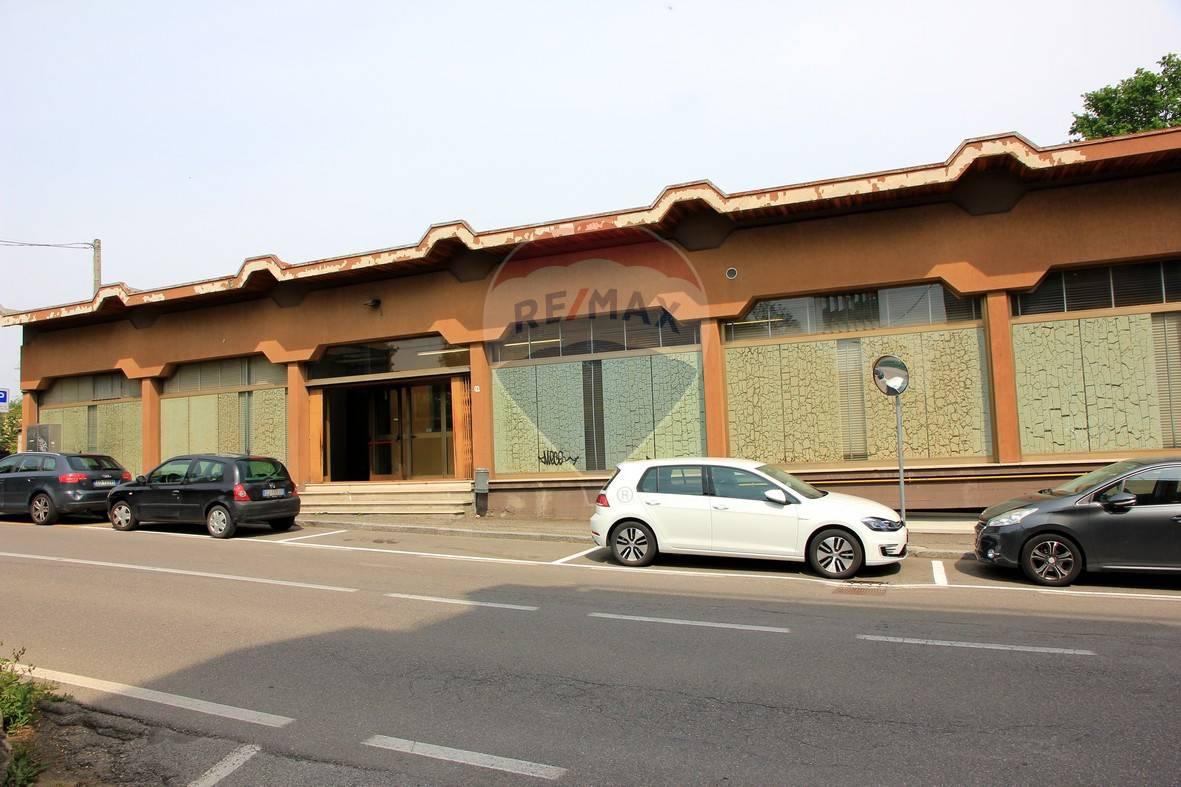 Esercizio commerciale in vendita a Lurago Marinone