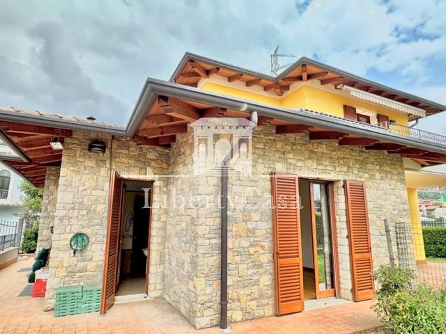 Villa in vendita a Toscolano Maderno