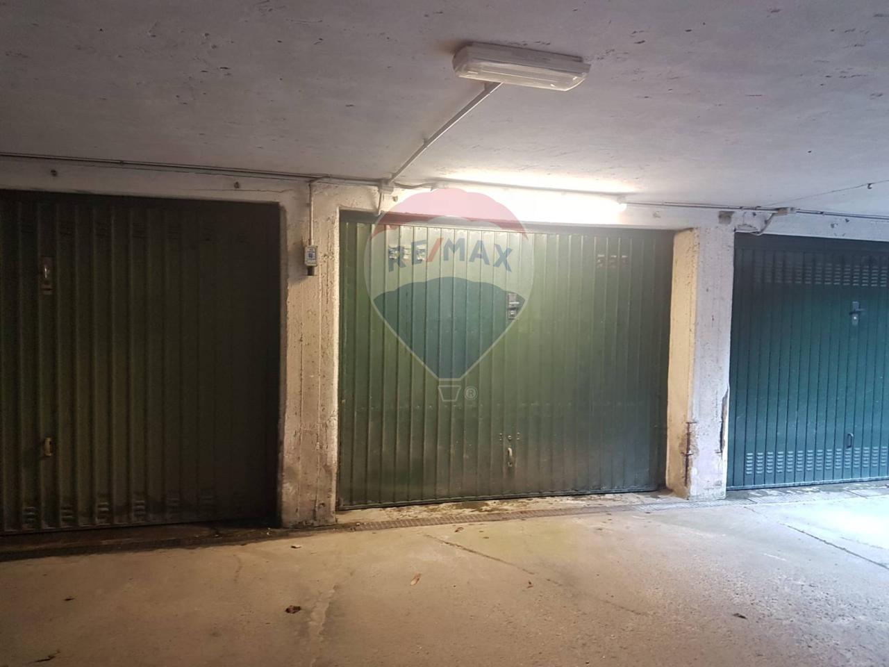 Box in vendita a San Donato Milanese