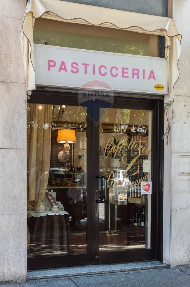 Esercizio commerciale in vendita a Melegnano
