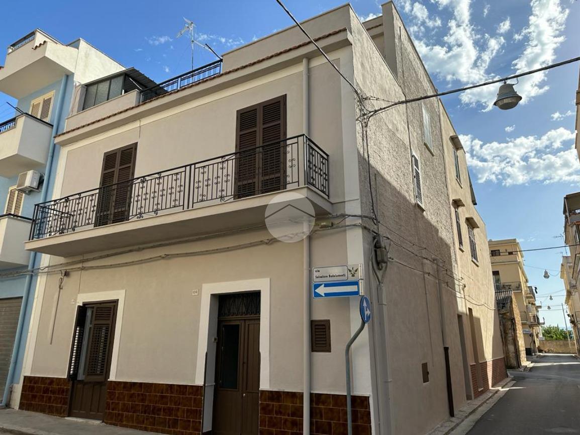 Casa indipendente in affitto a Cinisi
