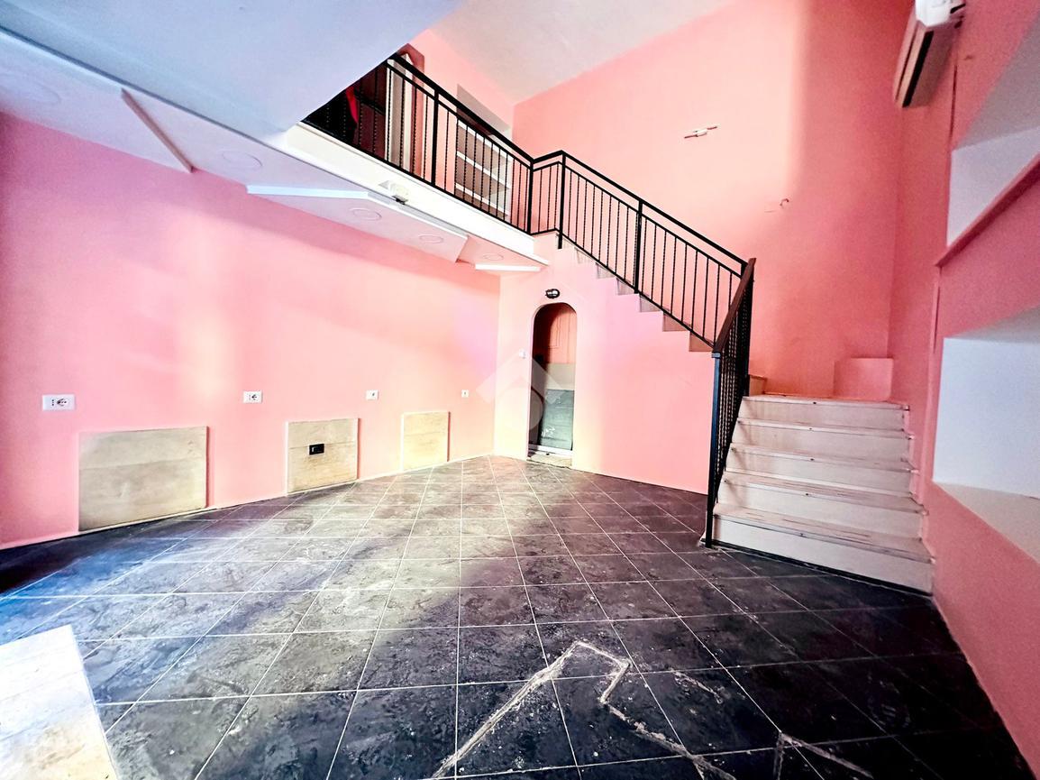 Negozio in affitto a Bracciano