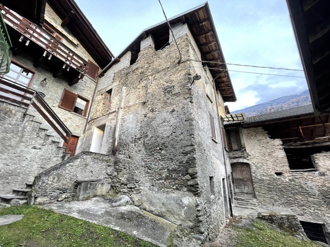 Rustico in vendita a Mazzo Di Valtellina