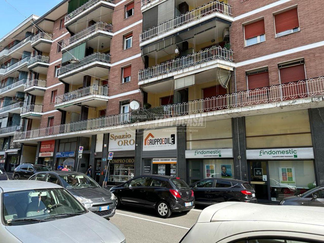 Negozio in vendita a Arona