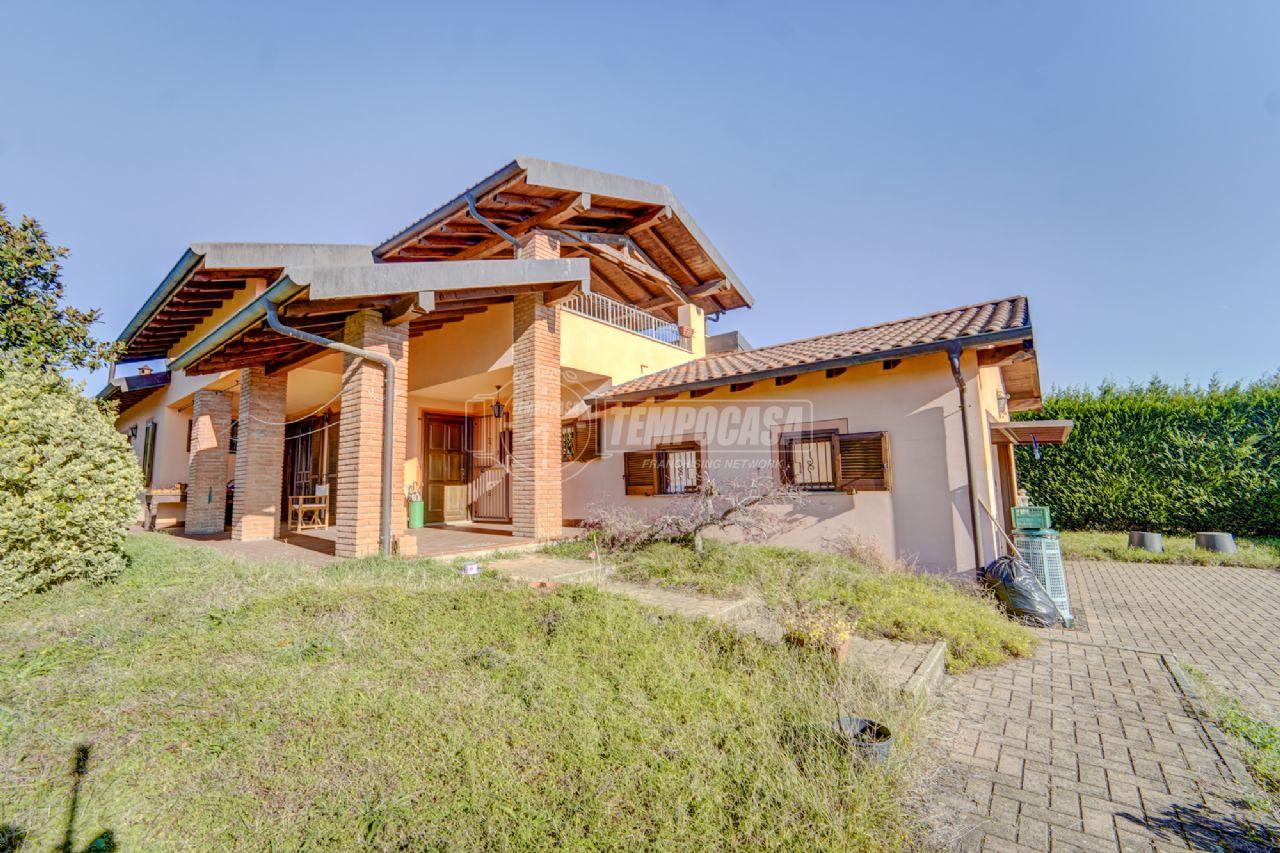 Villa in vendita a Agrate Conturbia