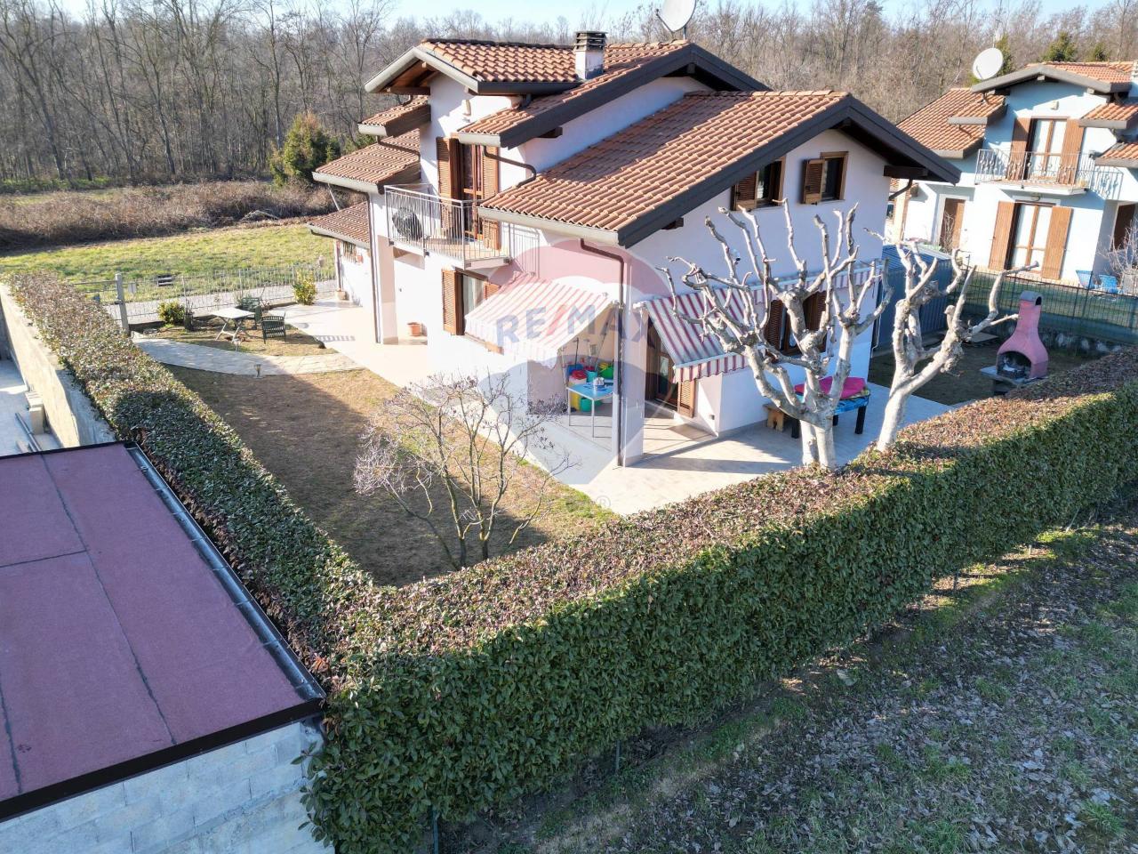 Villa in Via Vaprio d'Agogna 46, Mezzomerico