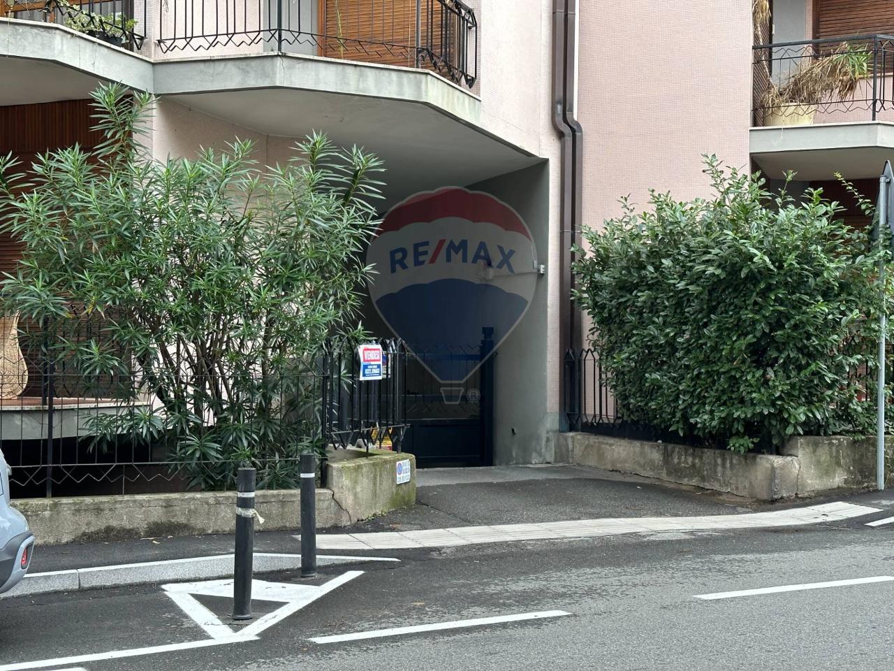 Box in vendita a Arona