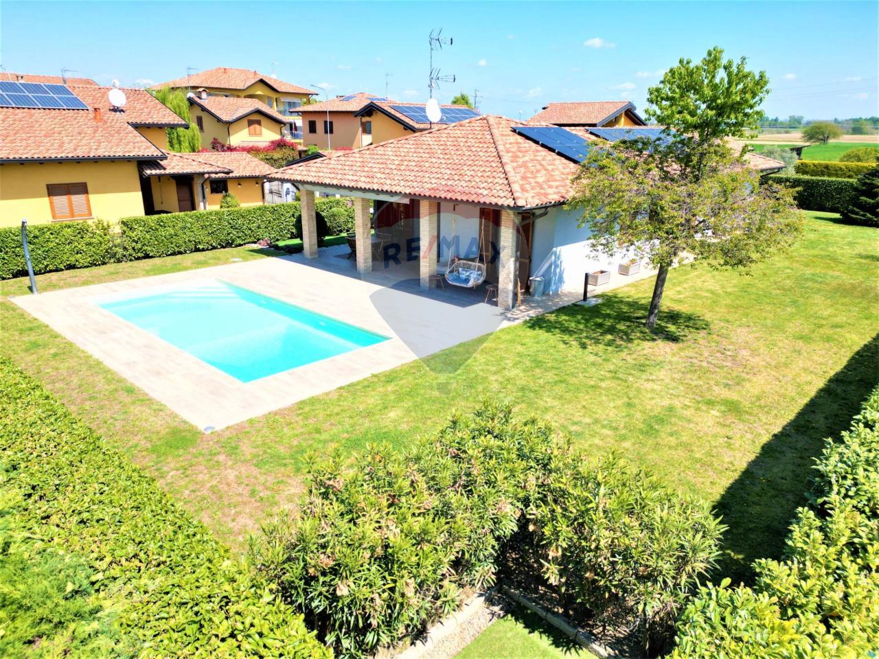 Villa in vendita a Mezzomerico