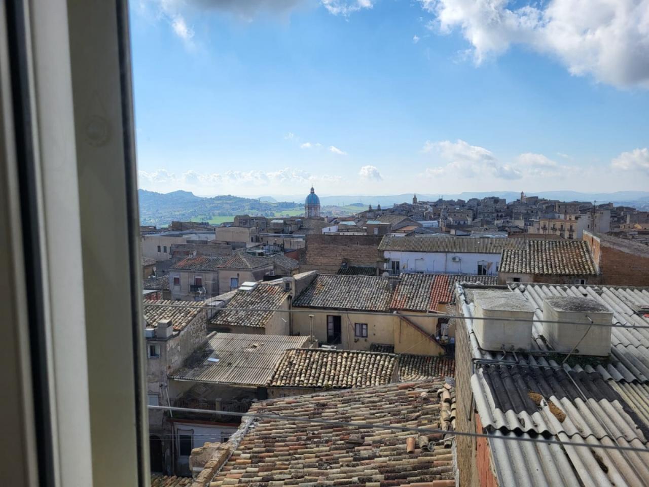 Palazzo in vendita a Caltanissetta