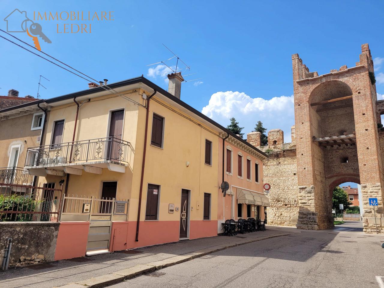 Villa in vendita a Soave