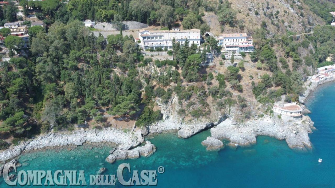 Palazzina commerciale in vendita a Staletti