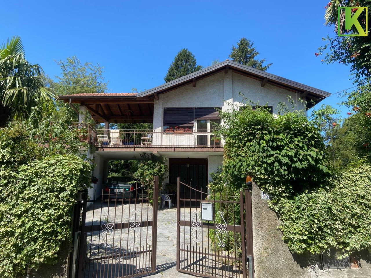 Casa indipendente in vendita a Laveno Mombello