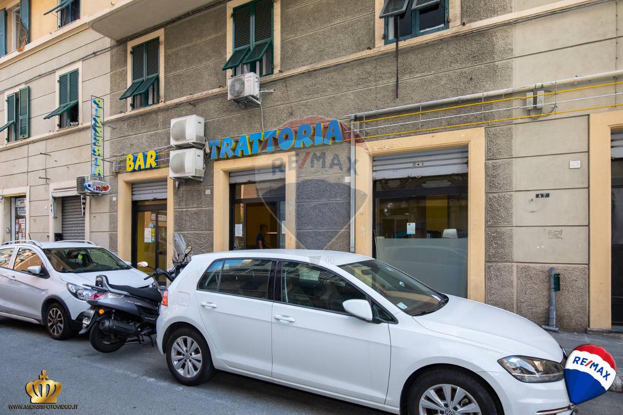 Esercizio commerciale in vendita a Genova