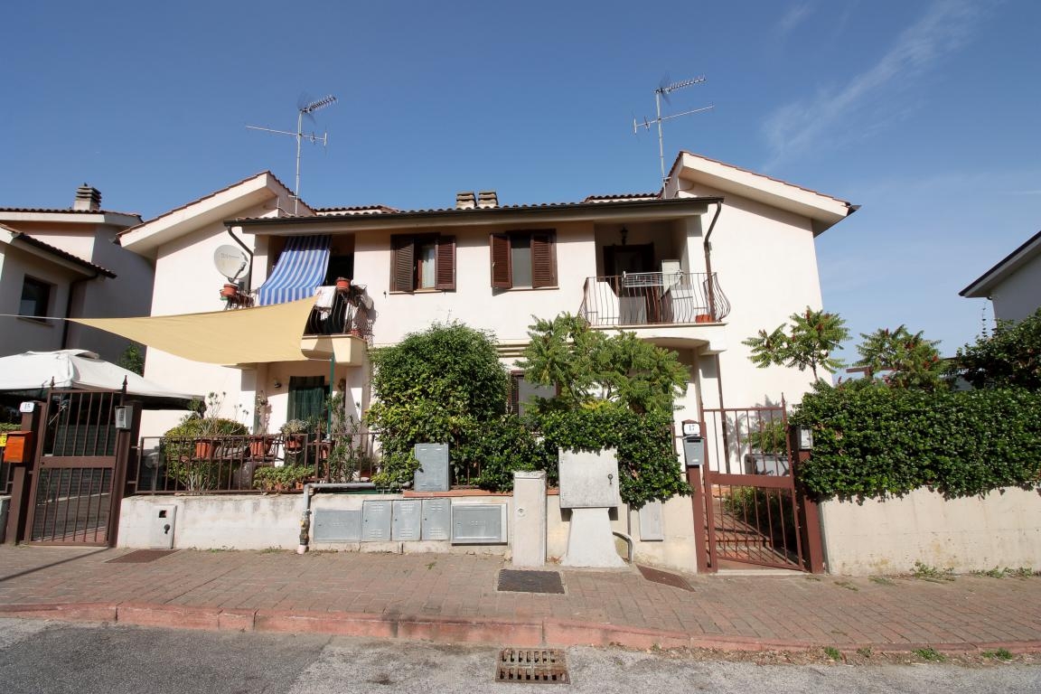 Villa bifamiliare in vendita a Amelia