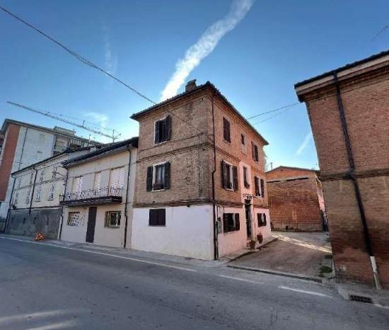 Casa indipendente in vendita a Incisa Scapaccino