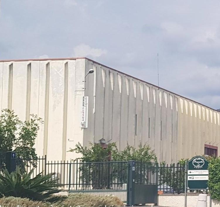 Capannone in vendita a Cisano Sul Neva