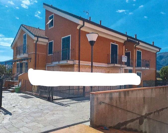 Negozio in vendita a Albenga