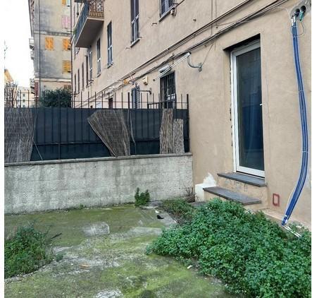 Magazzino in vendita a Genova