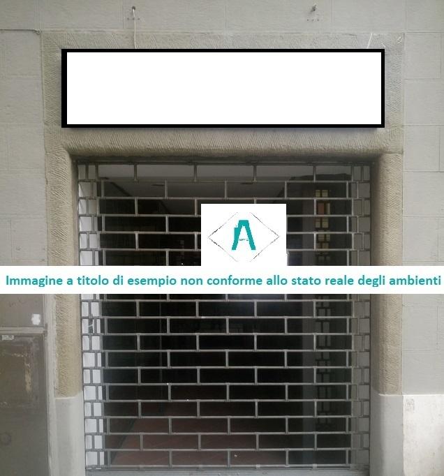 Magazzino in vendita a Valenza