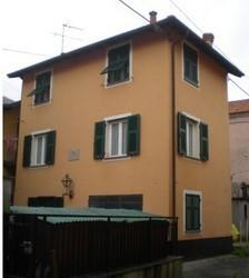 Casa indipendente in vendita a Montoggio