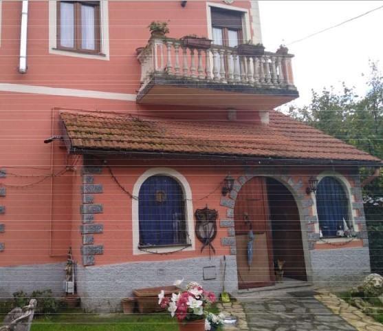 Appartamento in vendita a Valbrevenna