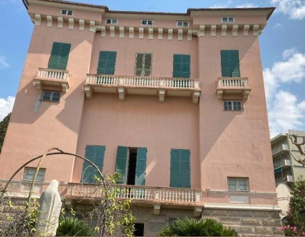 Hotel in vendita a Genova
