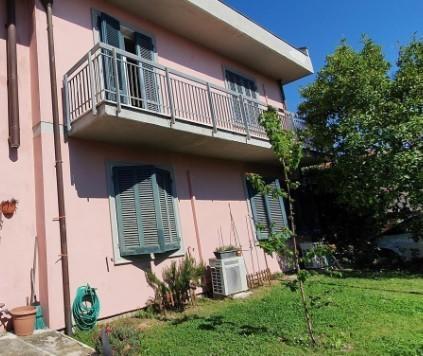 Appartamento in vendita a Carrara