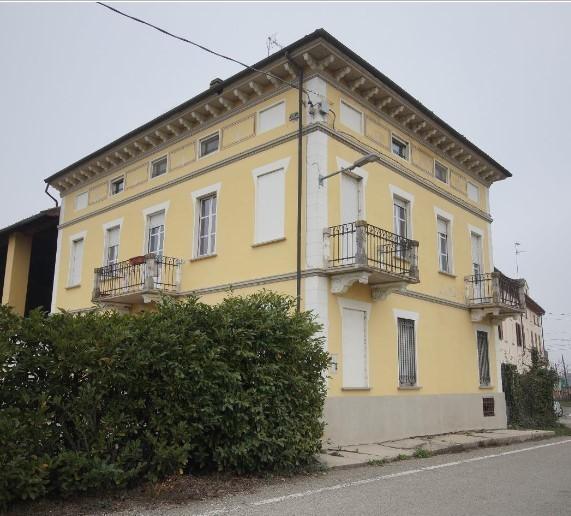 Villa in vendita a Casale Monferrato