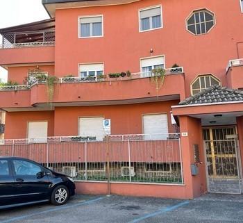 Appartamento in vendita a Pero