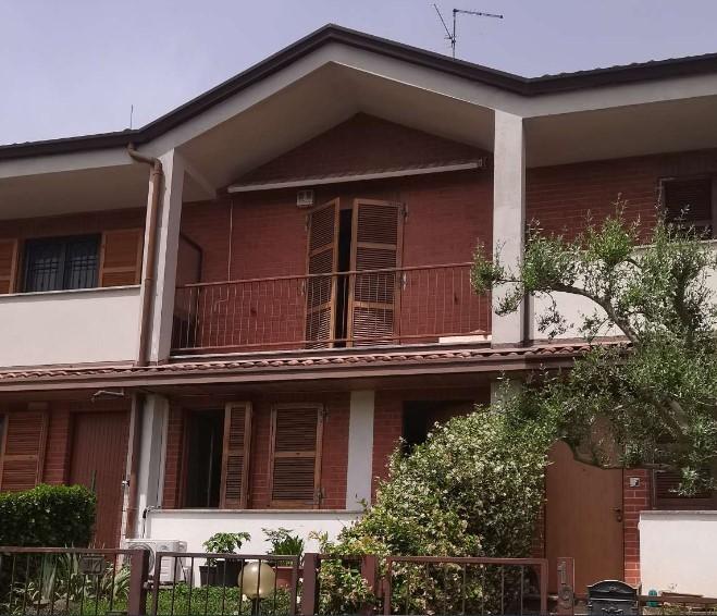 Villa a schiera in vendita a Triuggio