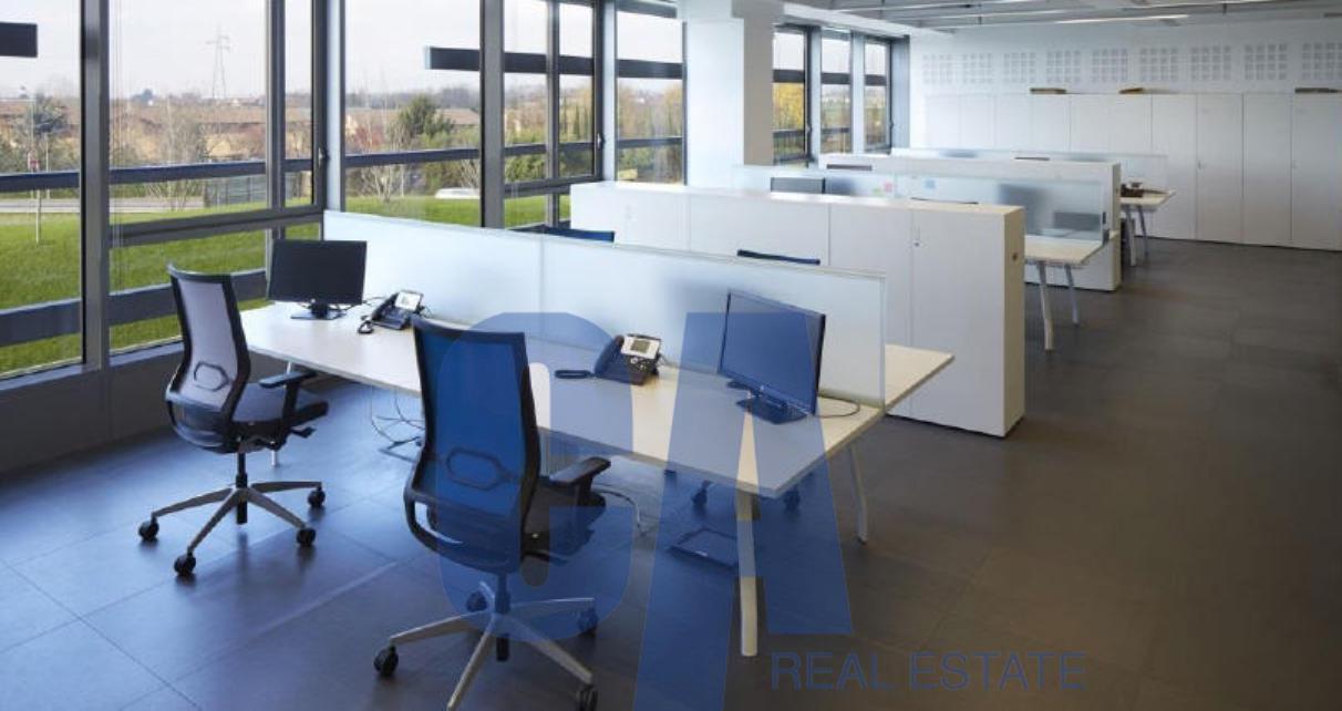 Ufficio in affitto a Vimercate