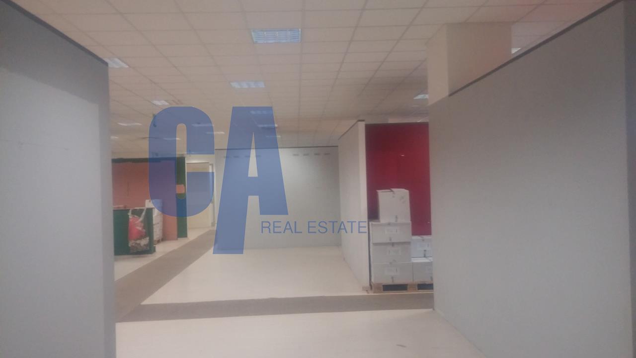 Esercizio commerciale in affitto a Vignate