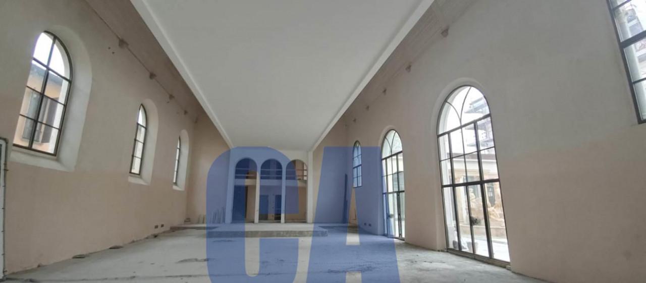 Esercizio commerciale in affitto a Vimercate