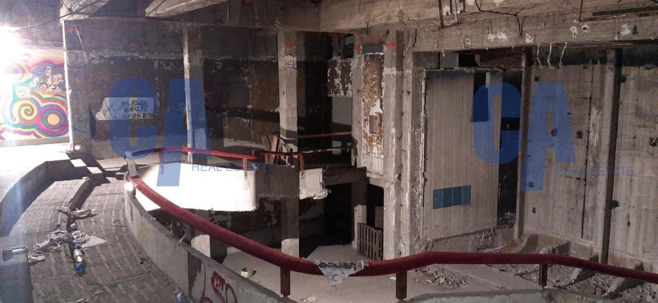 Esercizio commerciale in vendita a Milano