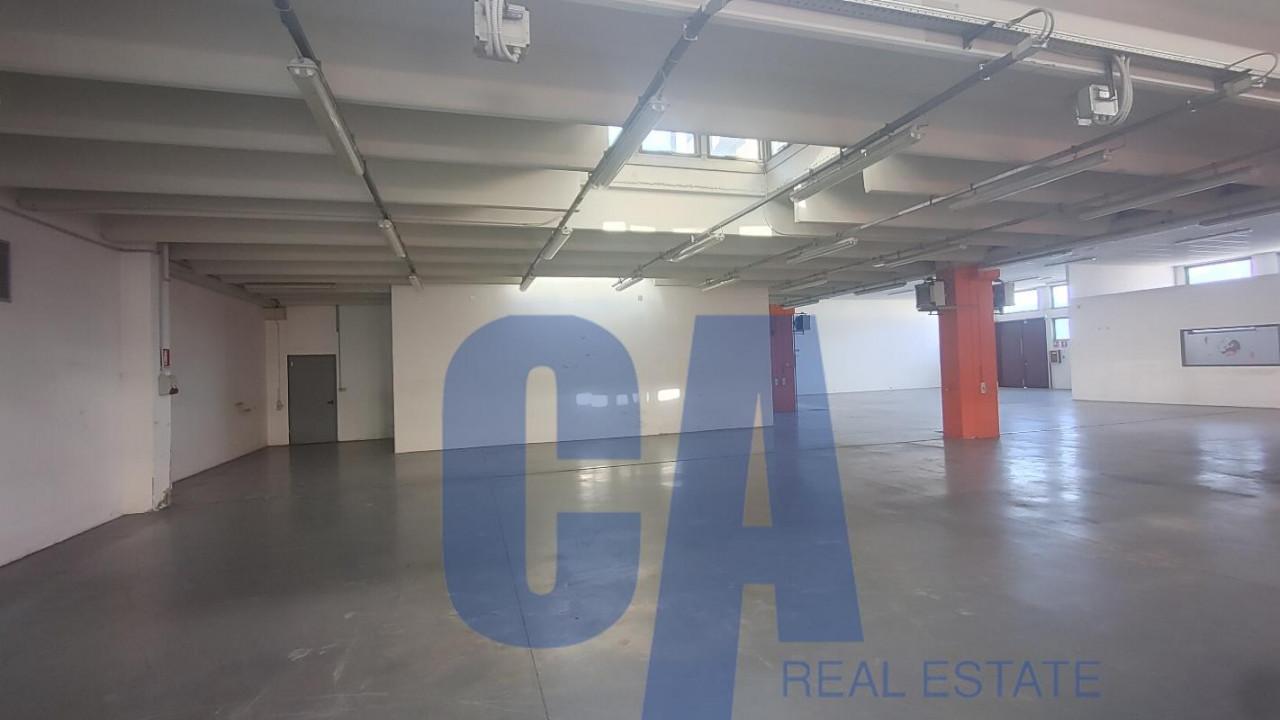 Esercizio commerciale in affitto a Milano