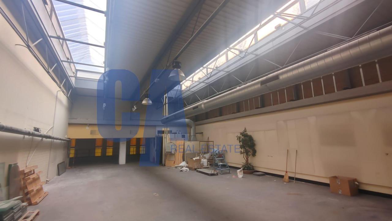 Esercizio commerciale in affitto a Milano